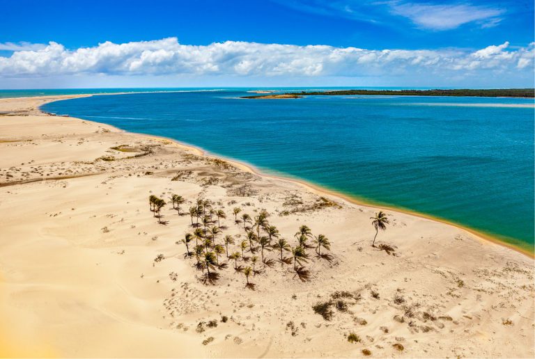 Praia do Pontal do Peba : Vale Empreendimentos